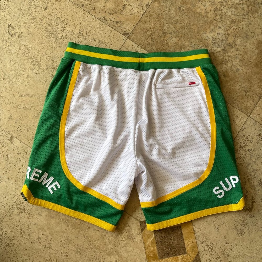 Supreme Curve Basketball Shorts In Size Large - Gem